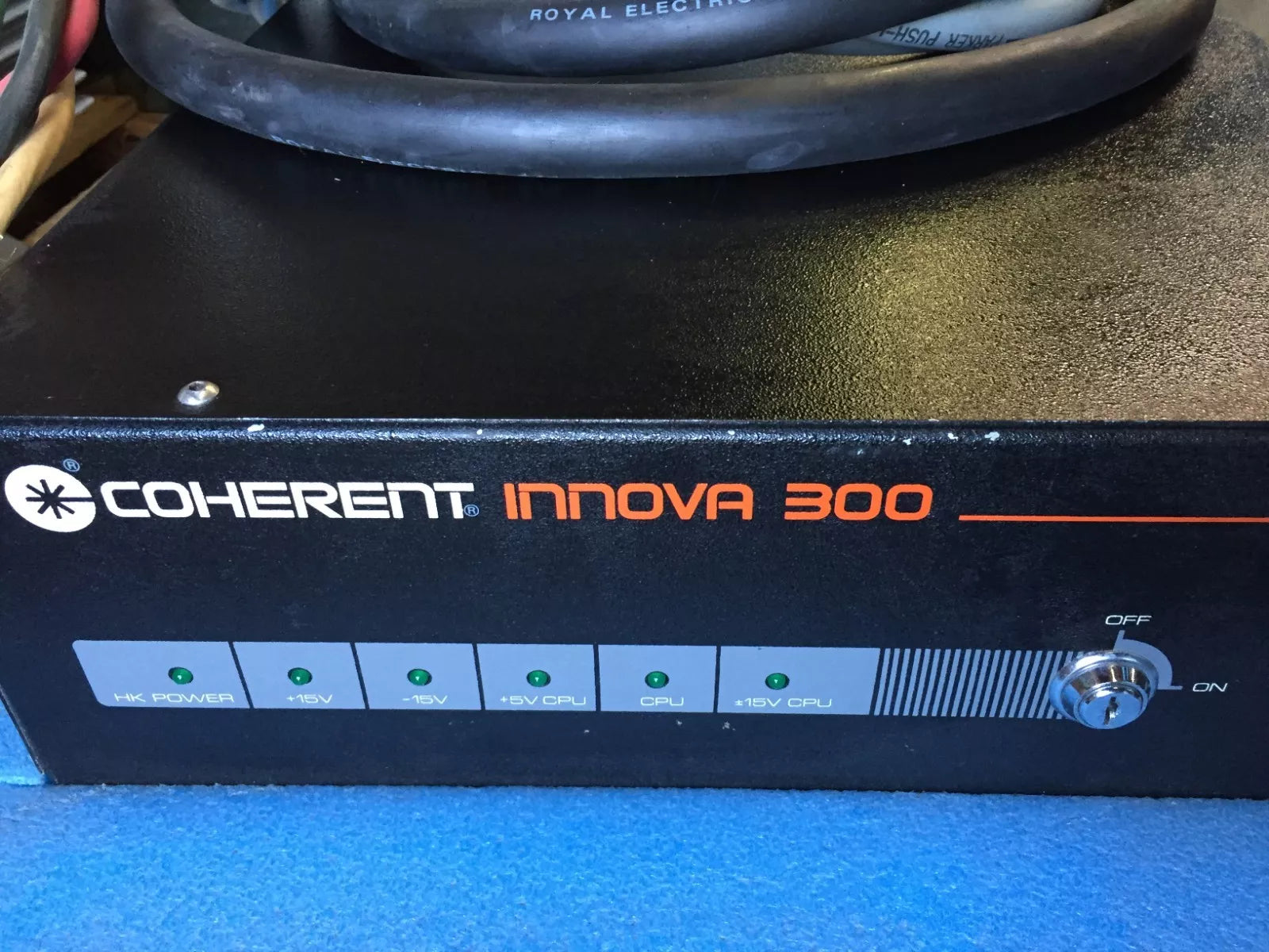Coherent Innova 300 Argon Ion Laser with Power Supply & 2 Keypad Contr ...